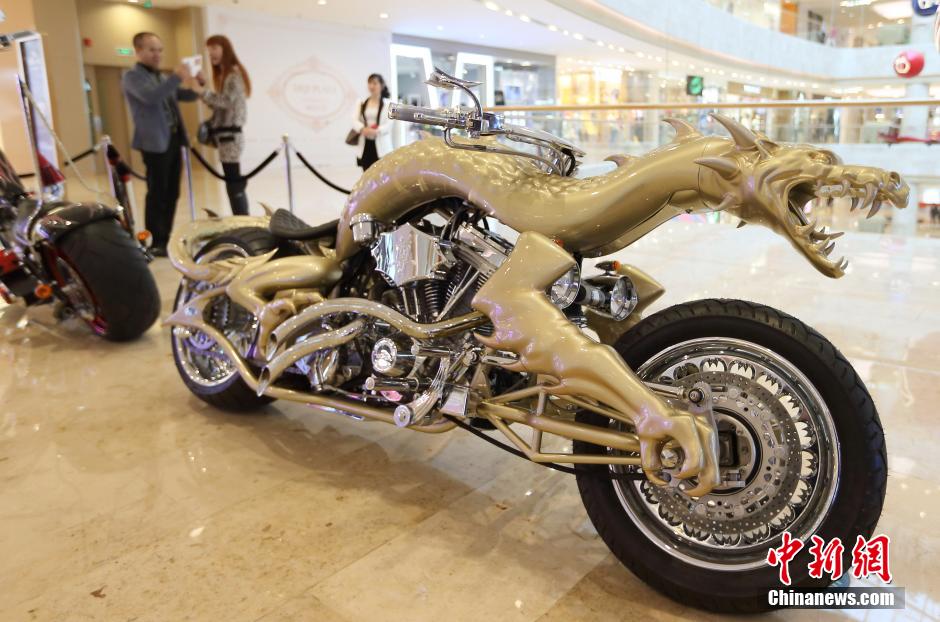 OCC "dragon bike" debütált egy nanjingi plázában - Pekingi Kacsa