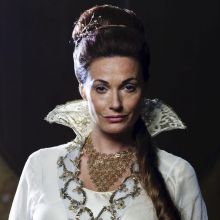 Sarah Parish és Juliet Stevenson a sorozatban - Atlantis
