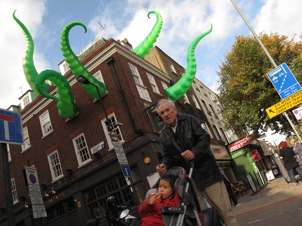 Támad a zöld óriáspolip - Filthy Luker és az Art Attack - Budapest ...