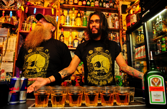 Crobar - London legtökösebb kocsmája - charivari