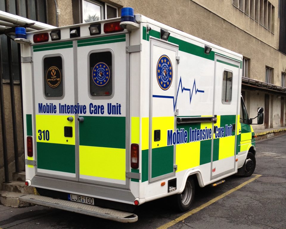 Luxusautó áráért adják a M.I.C.U.-t - Colorcam