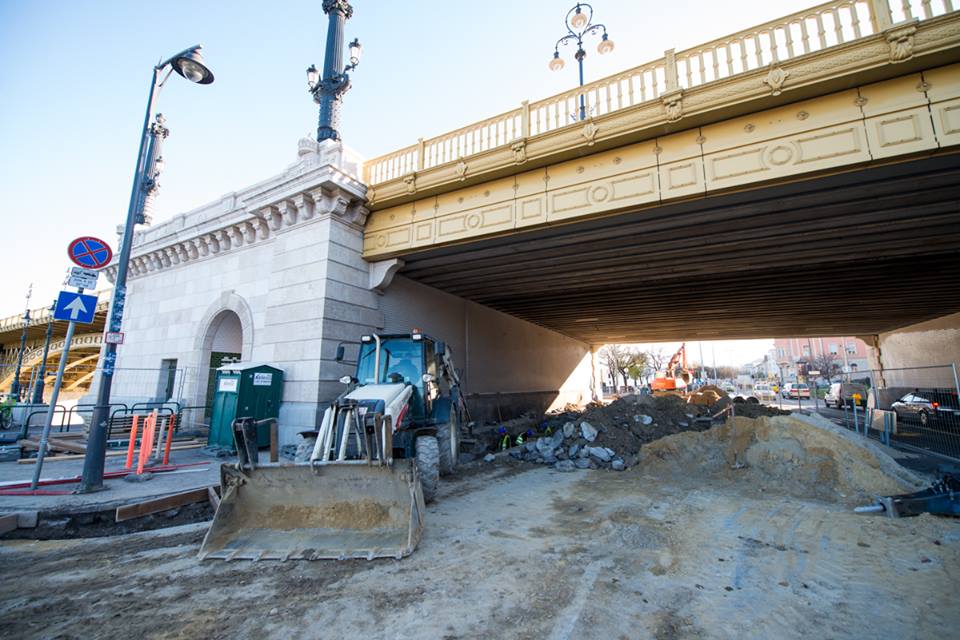 Fonódó villamos: Vágányzár a Szentendrei HÉV vonalán, Batthyány tér ...
