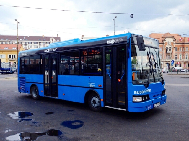 Felújított Ikarus 405 típusú busz állt forgalomba a 16-os vonalán ...