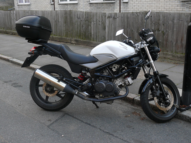 Shad SH45 - Élet kétkeréken