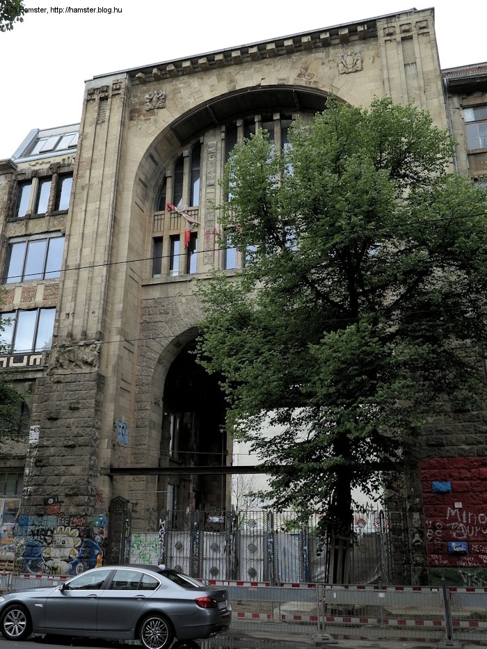 Lepukkant csavargás Kelet-Berlin szíve fölött - HamPLÓ