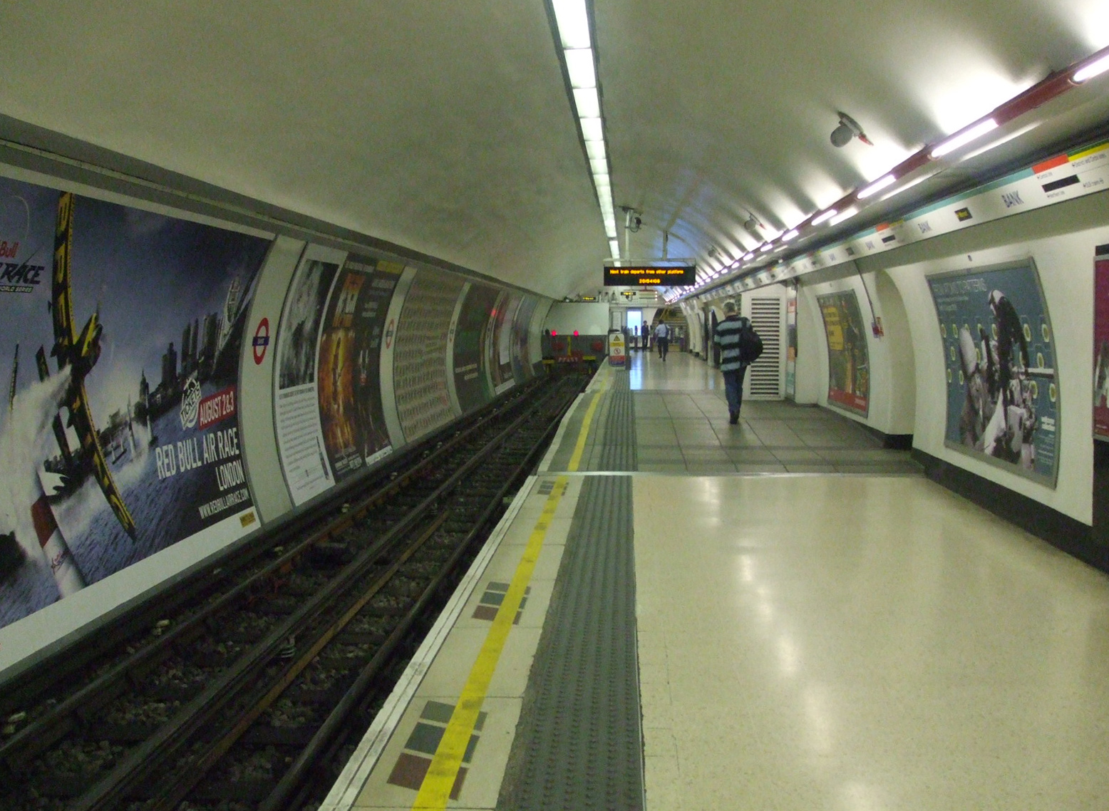 London legrövidebb metróvonala – Waterloo & City Line - Hova megy ez a ...