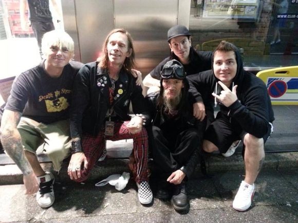 Fékezett habzású punk - léggitár