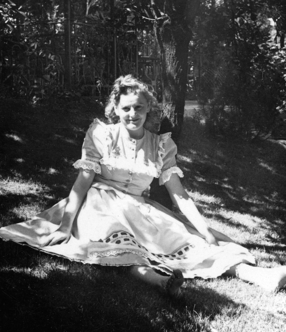 Fotóalbum: színészportrék a magyar filmgyártás és színház múltjából ...