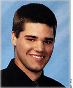 Katona szerelem: Bizarr szerelmi háromszög - Mr. Katz blogja