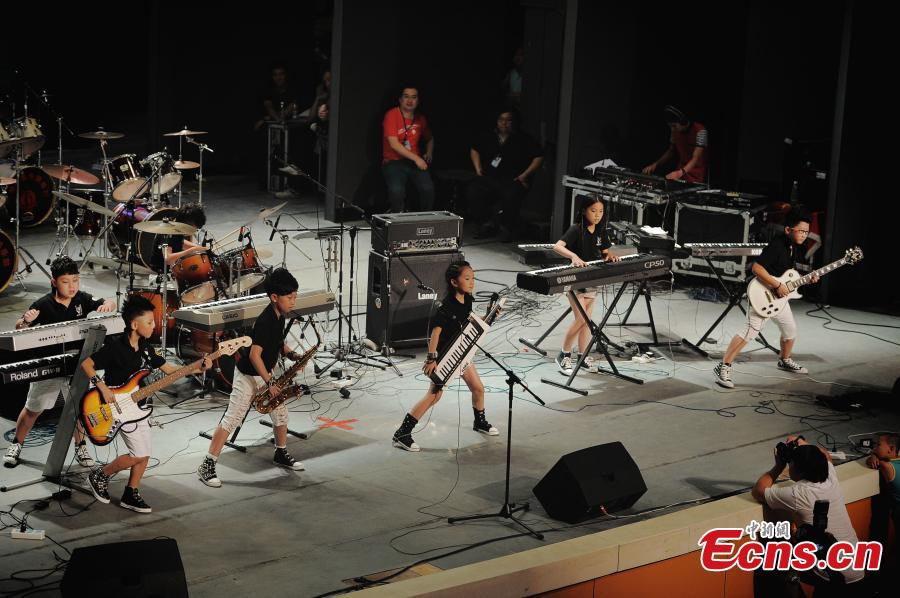 Gyerek bandák versenye Tianjinban - Pekingi Kacsa