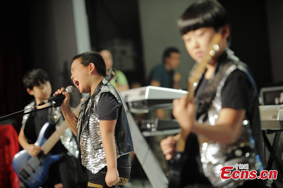 Gyerek bandák versenye Tianjinban - Pekingi Kacsa