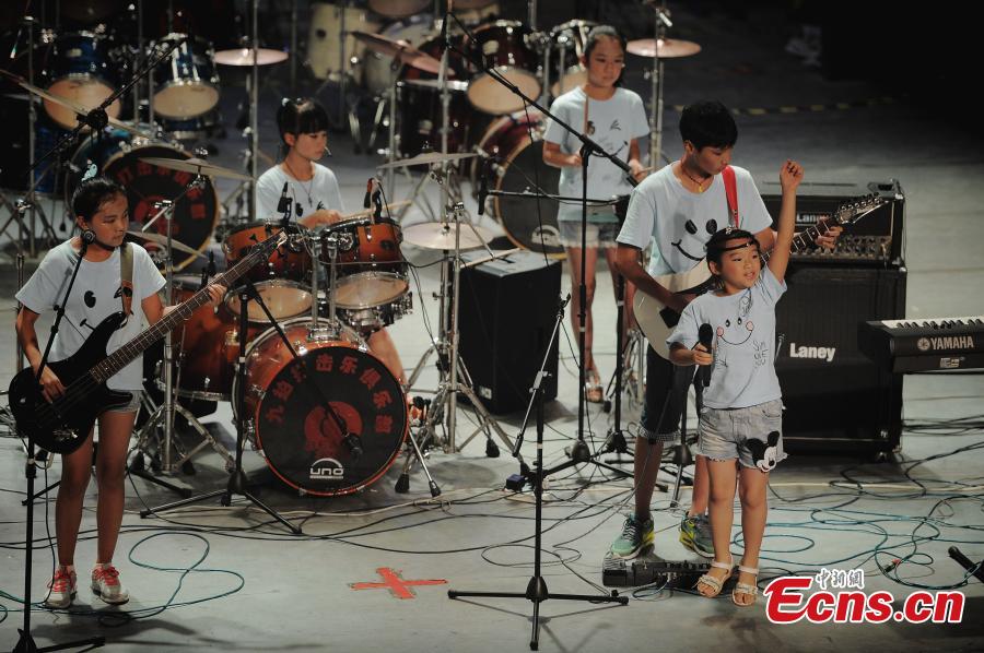 Gyerek bandák versenye Tianjinban - Pekingi Kacsa