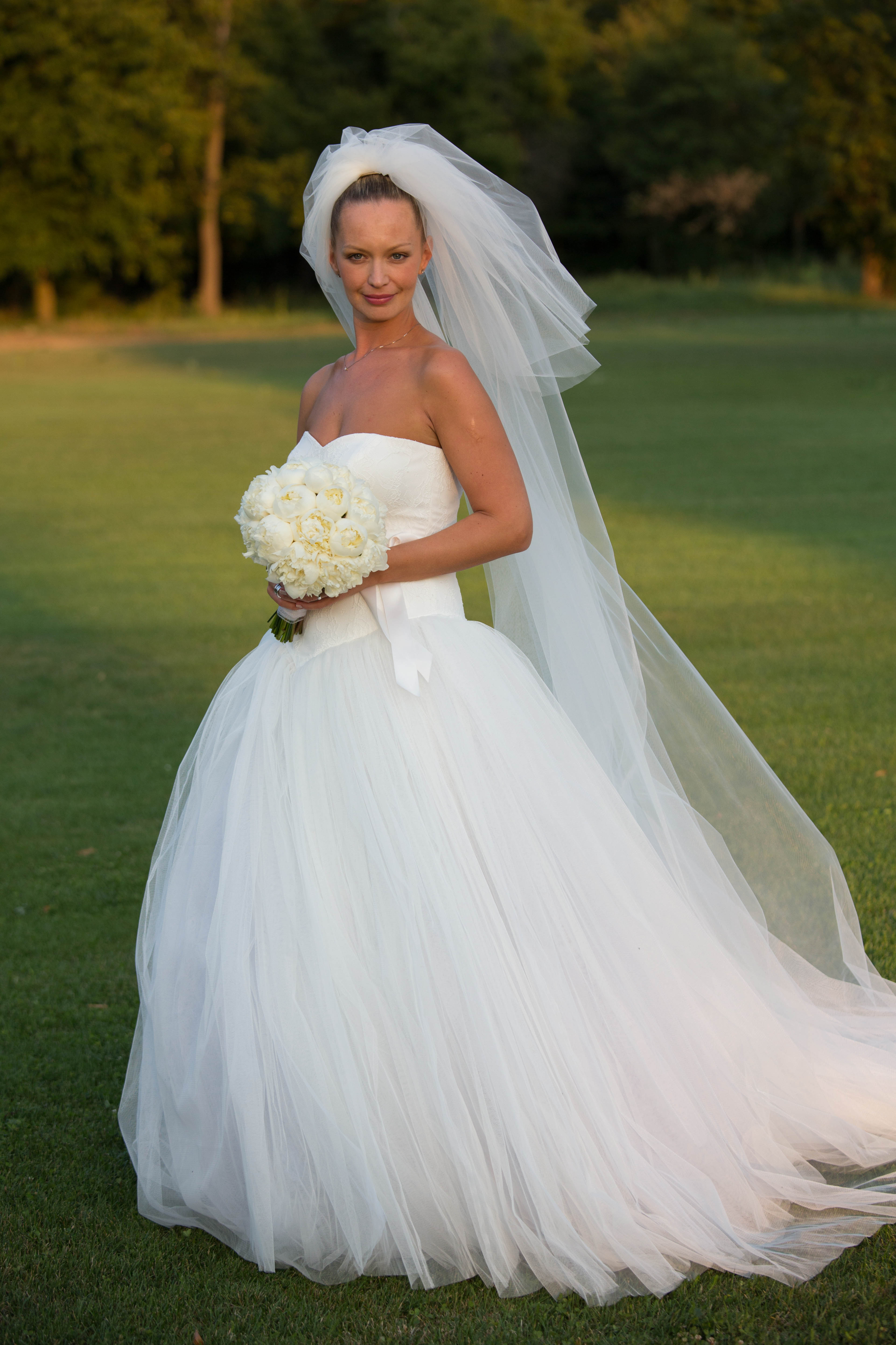 Lakodalomvarázs: igazán egyedi menyasszonyi ruhát szeretnél? Keresd a ...