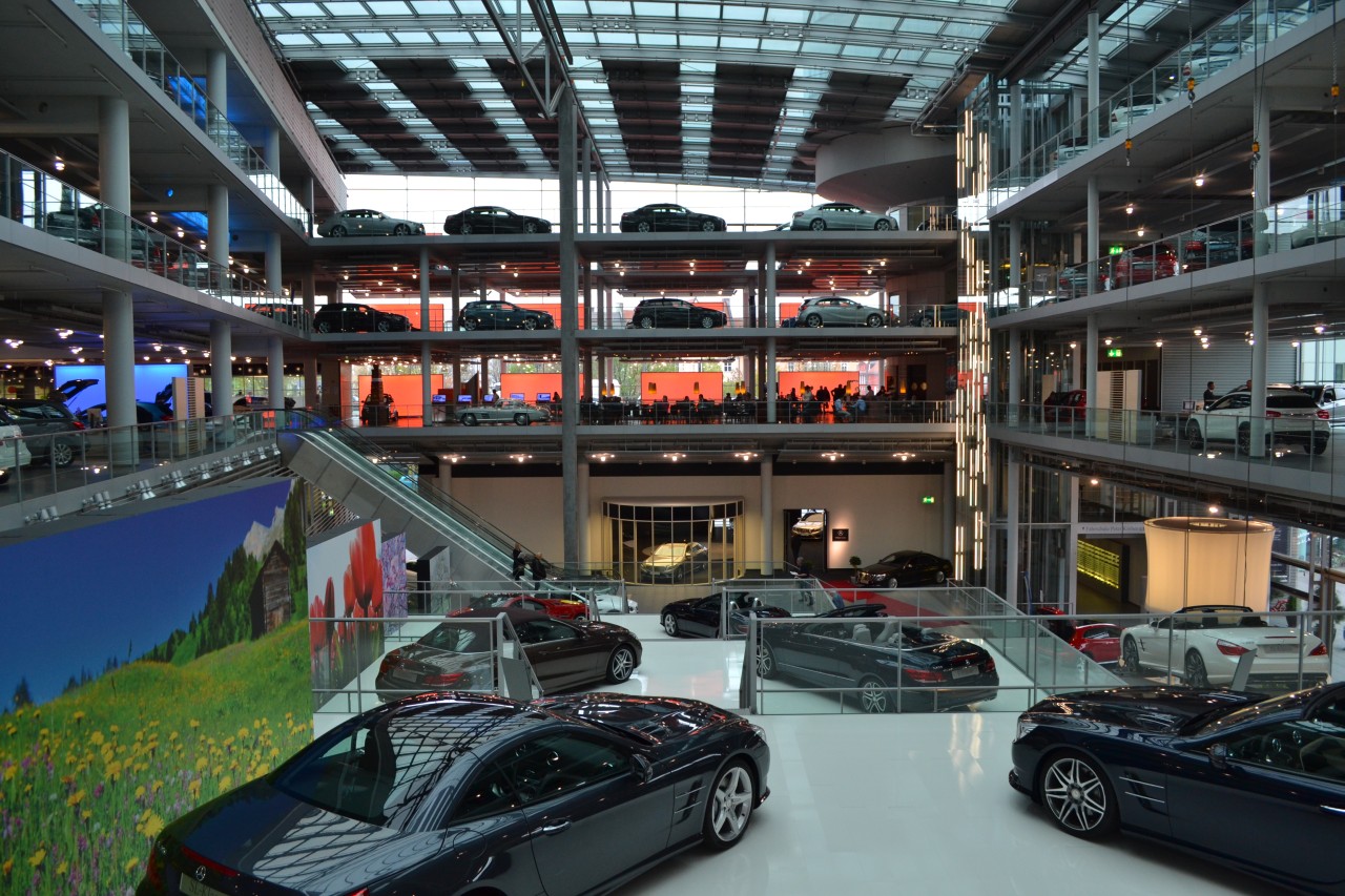 Mercedes-Benz autószalon Münchenben - Vonattal? Természetesen!